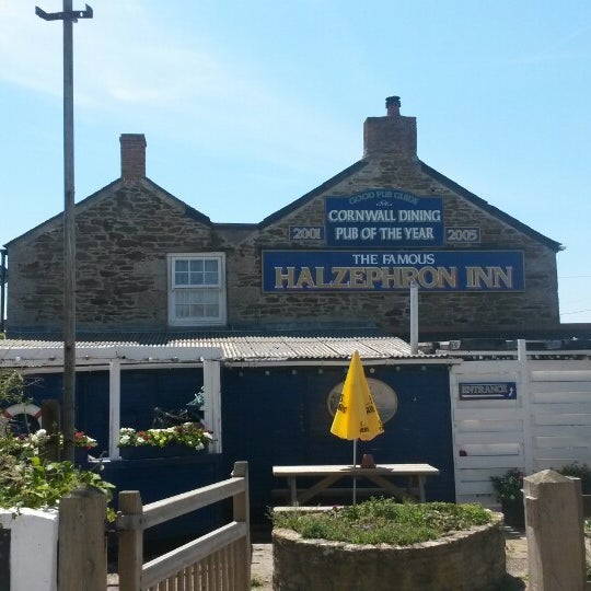 Halzephron Inn - Pub in Helston
