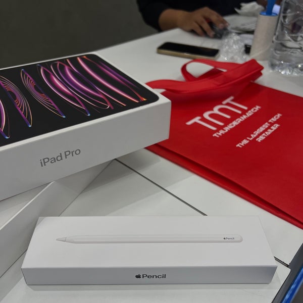 Thunder (Apple Authorised Reseller) - Kuantan, Pahang