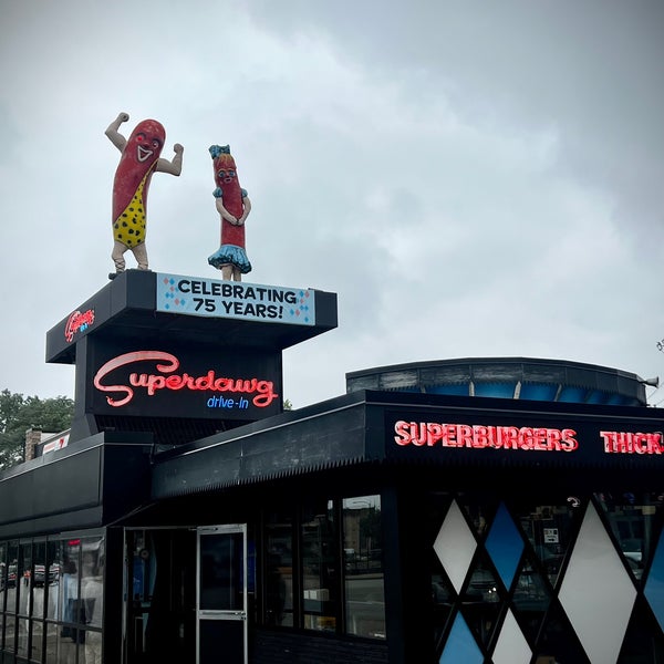 Superdawg Drive-In - Norwood Park - 161 tips from 10343 visitors
