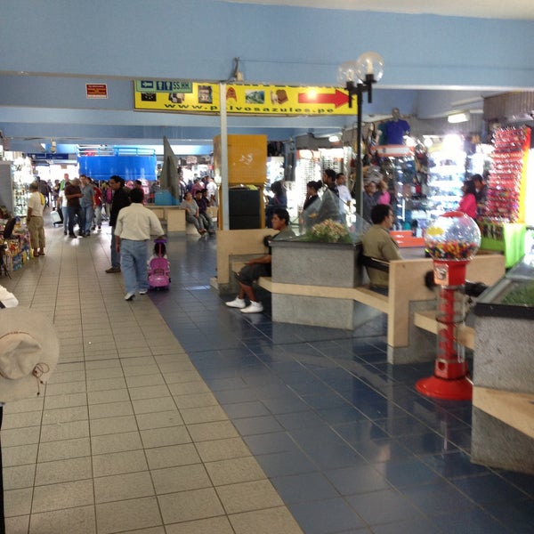 Polvos Azules - Shopping Mall in La Victoria