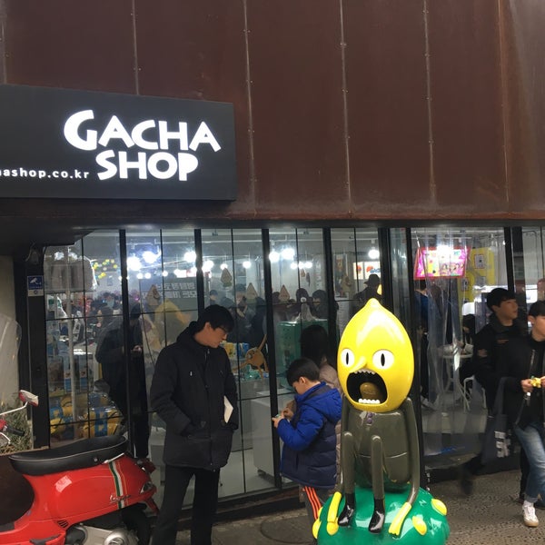 Gacha shop 홍대가챠샵 놀이터점.