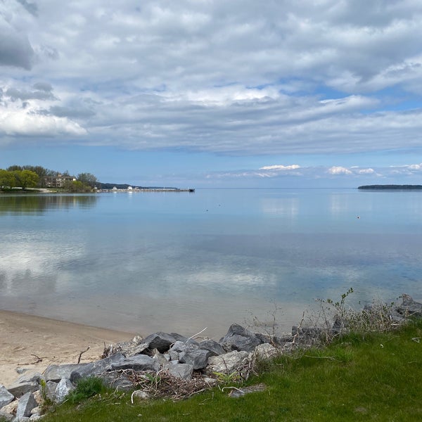 Suttons Bay Beach and Marina - 5 tips