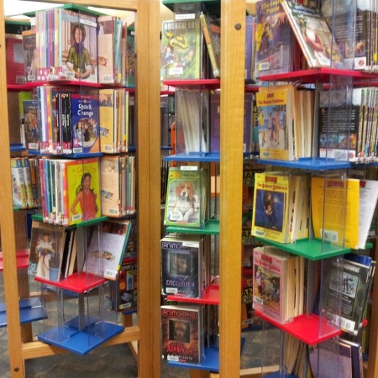 Cuyahoga County Public Library - Brecksville Branch - Library