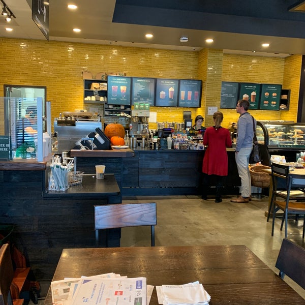 Starbucks - 18 tips from 899 visitors