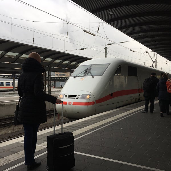 ICE 598 München - Berlin - Train in Innenstadt