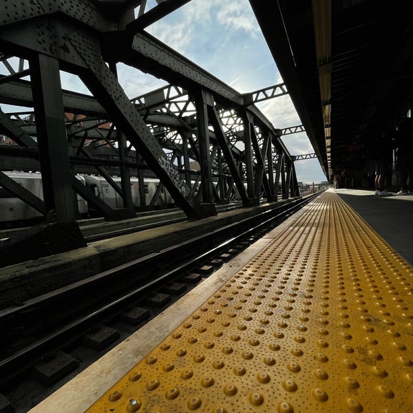 Photos at MTA Subway - 4th Ave/9th St (F/G/R) - Metro Station in Gowanus