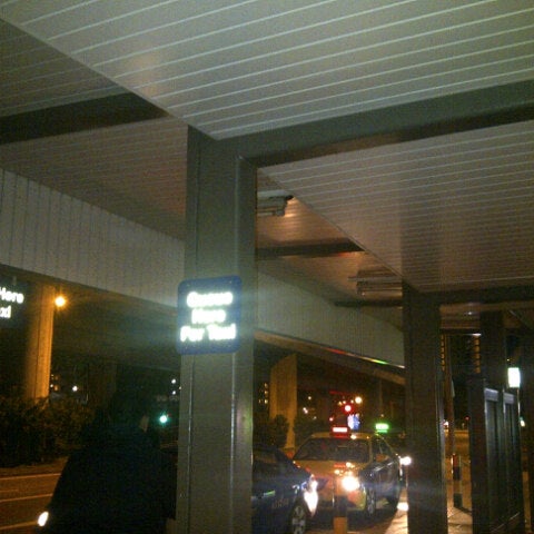 Taxi Stand @ Clementi MRT