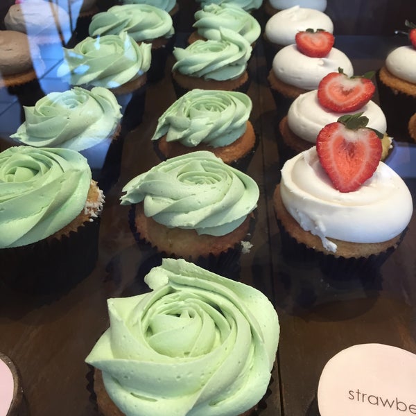 B Cupcakes - Cupcake Shop in Apopka