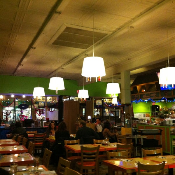 Dok Bua Thai Kitchen - Thai Restaurant in Coolidge Corner