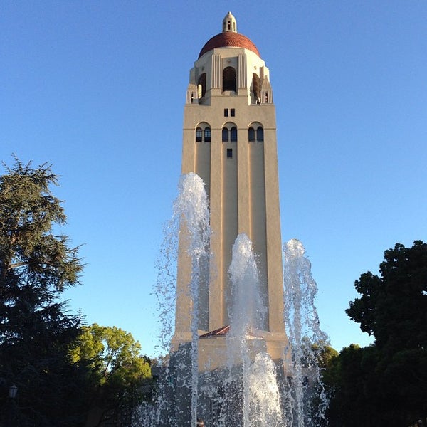 Hoover Tower - Monument / Landmark in Stanford