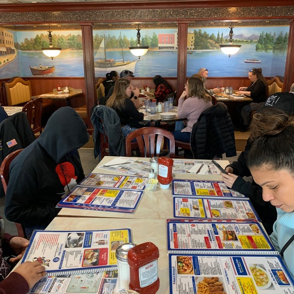 Americana Diner - Diner in Middletown