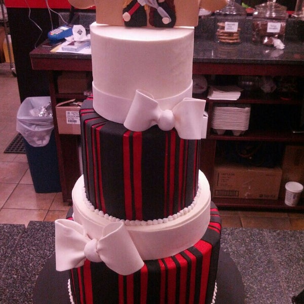 pin up cakes - Whittier, CA