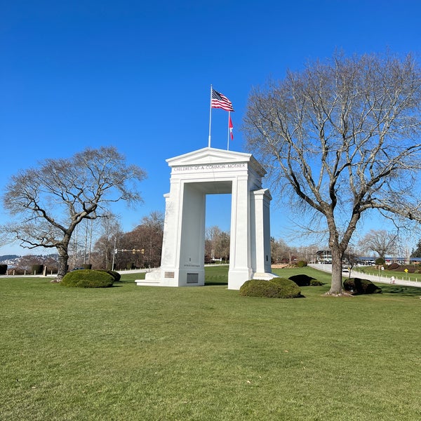 Peace Arch Provincial Park - South Surrey - 6 tips from 2609 visitors