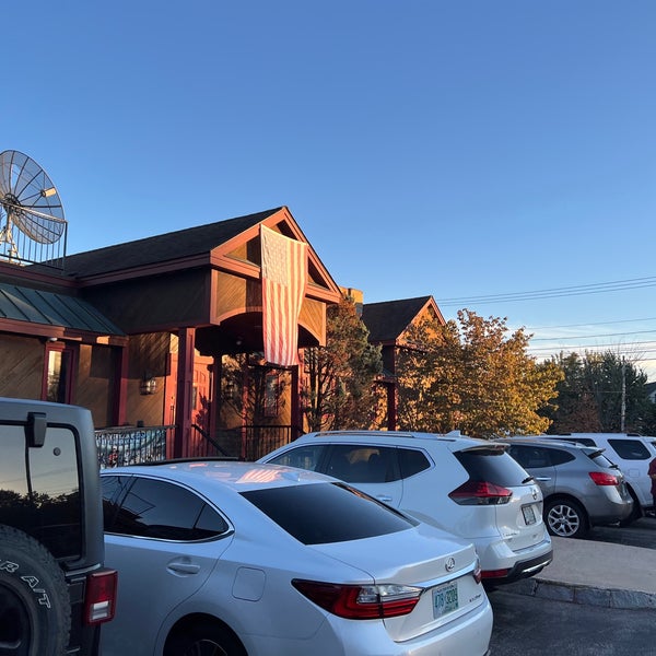 Billy's Sports Bar & Grill - Manchester, NH