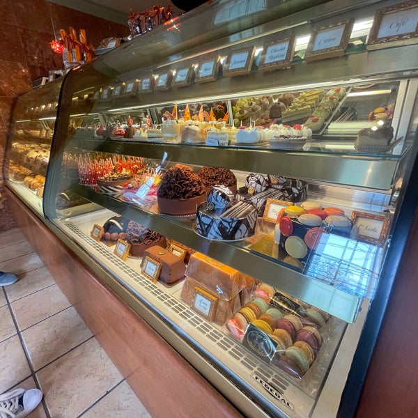 La Tulipe Desserts - Bakery