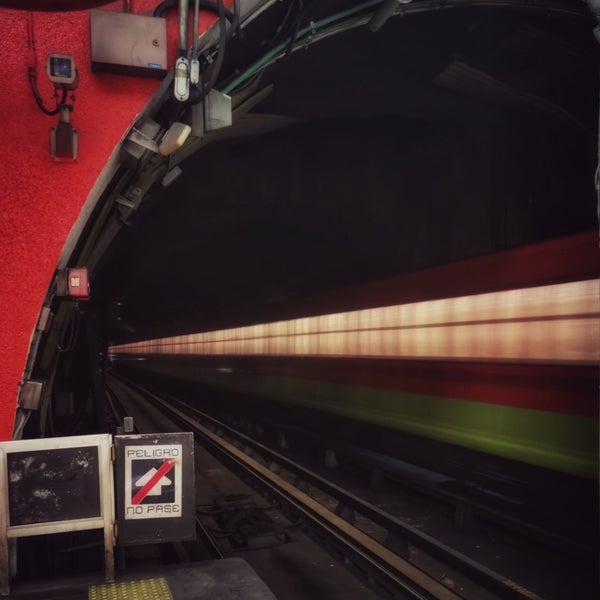 Metro San Joaquin (Línea 7) - 12 tips from 1907 visitors