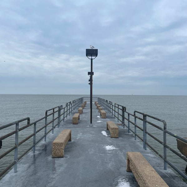 Edgewater Fishing Pier - Cleveland, OH