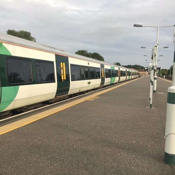 Tattenham Corner Railway Station (TAT) - Rail Station in Tattenham Corner