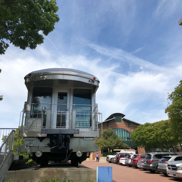 BNSF Railway - 2650 Lou Menk Dr