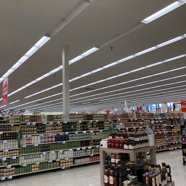 Hy-Vee - Grocery Store