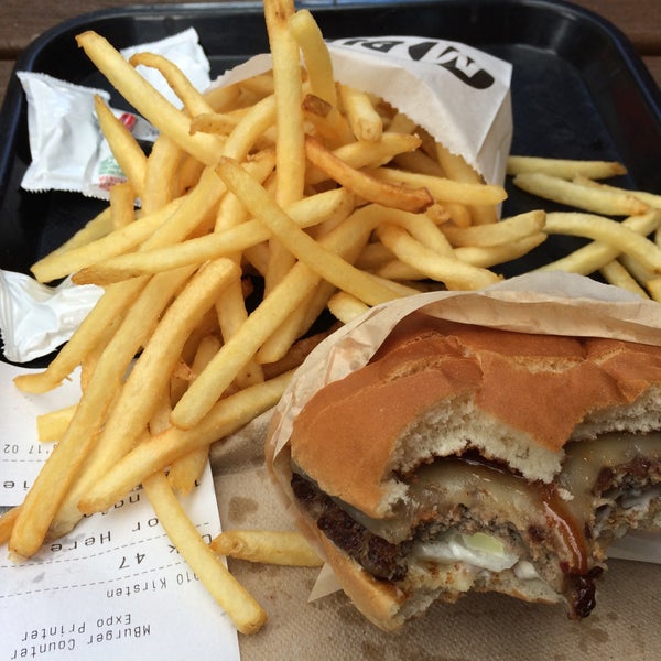 M Burger - Burger Joint in Near North Side