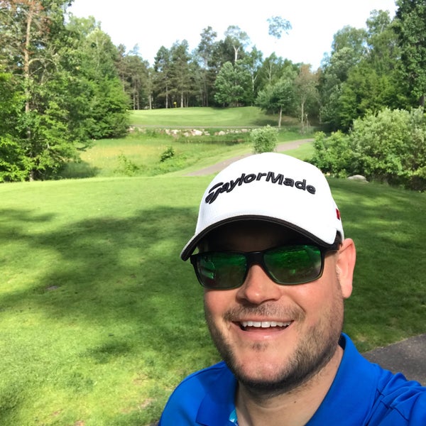 Crosswoods Golf Course - 3 tips from 127 visitors