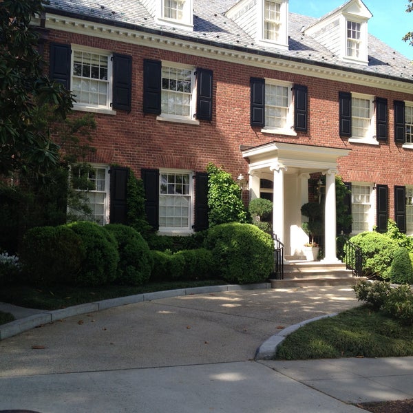 Bill and Hillary Clinton's house - Structure in Woodley Park
