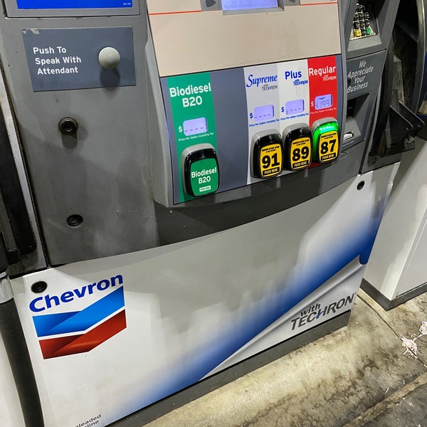 Chevron - East Sacramento - 1940 65th St