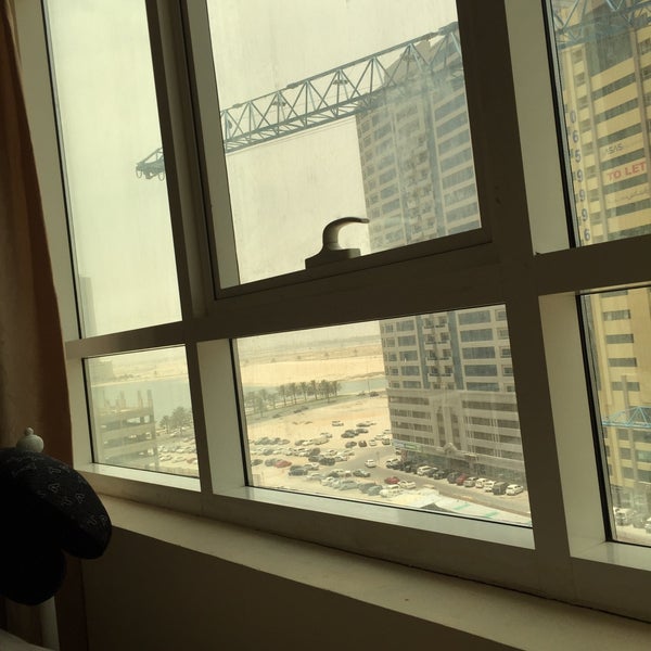 Petrofac Al Khan Tower - Office