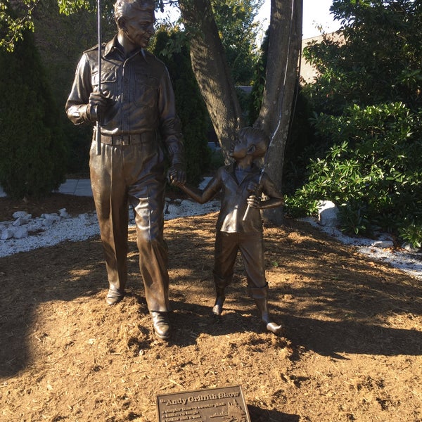 Andy Griffith Show Statue - 2 tips