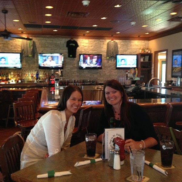 Bennigan's Grill & Tavern Restaurant (Now Closed) - 110 30th Ave W