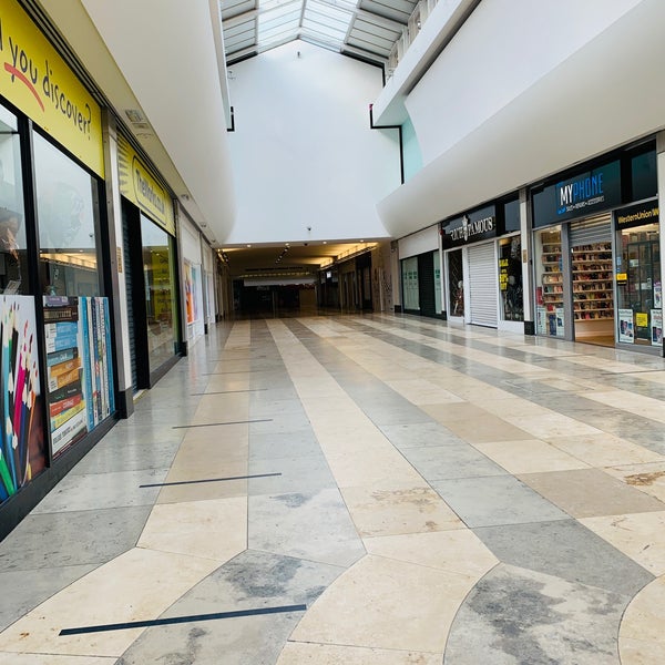 Clarendon Shopping Centre - Shopping Mall
