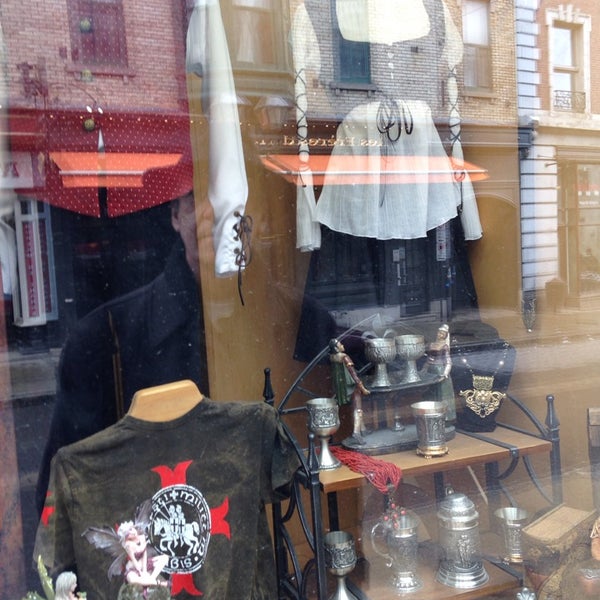 Les 3 Tours - Boutique médiévale - Vieux-Québec - Québec, QC