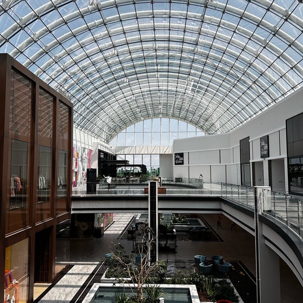 American Dream - Shopping Mall in East Rutherford