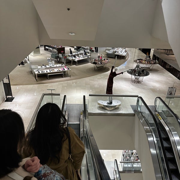 Saks Fifth Avenue - Downtown San Francisco-Union Square - 24 tips from ...