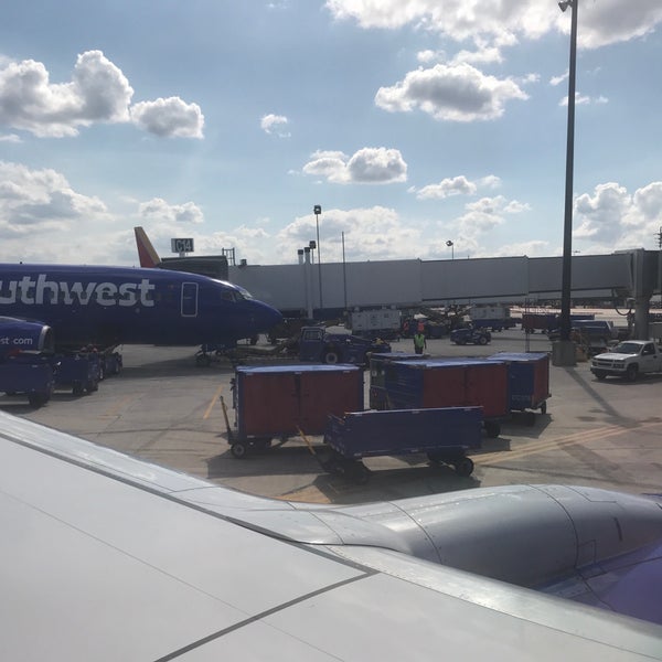 Gate C13 - Airport Gate