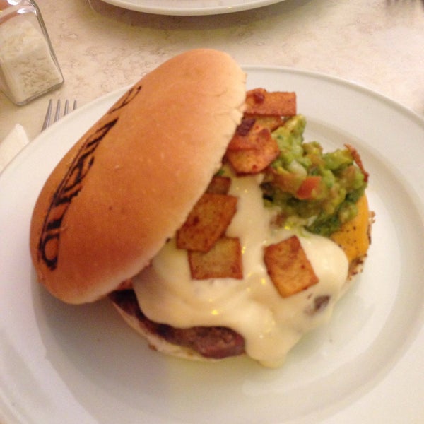 A Mano Gin&Burgers - 133 tips de 869 visitantes
