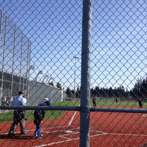 Edmonds Woodway High School - High School in Edmonds
