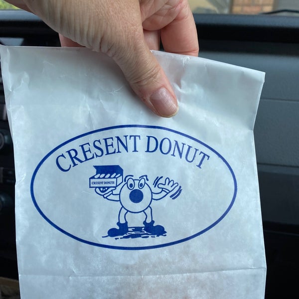Cresent Donut - Donut Shop