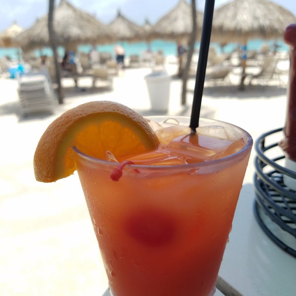Gilligan Beach Bar & Restaurant - Palm Beach - 7 tips from 417 visitors