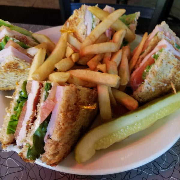 Diamond's Sports Grille - Sports Bar in Mesa