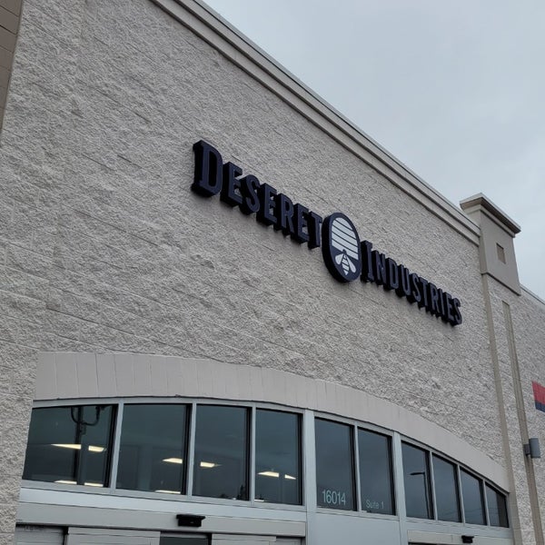 Deseret Industries Thrift Store - Thrift / Vintage Store in Puyallup