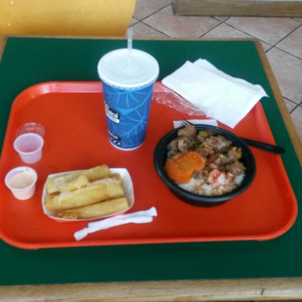 Pollo Tropical - Ave Isla Verde