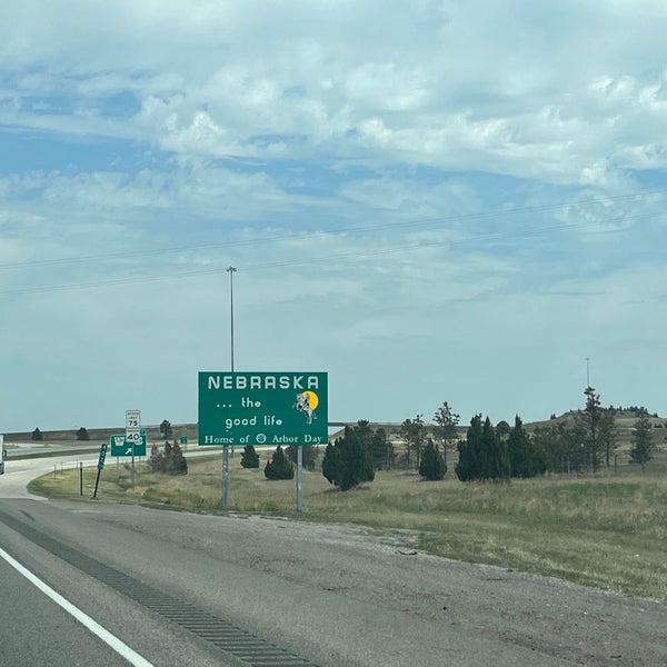 Wyoming / Nebraska State Line - Border Crossing in Pine Bluffs