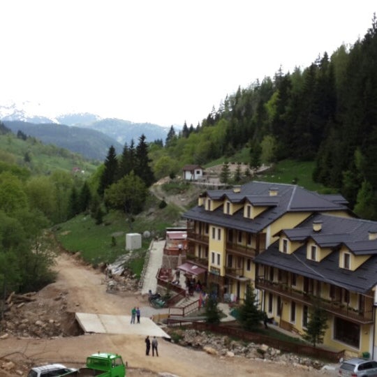 Magra Ausria Hotel - Boge, Rugovë