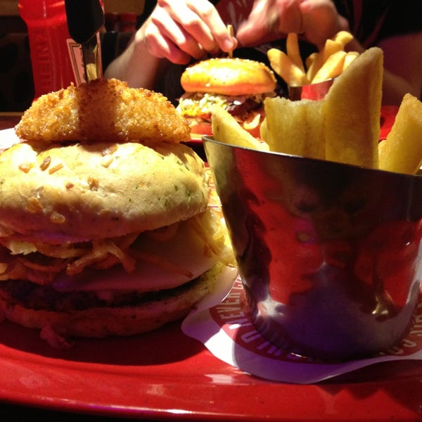 Red Robin Gourmet Burgers and Brews - 43 tips from 1910 visitors