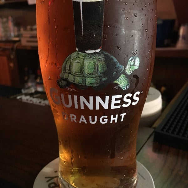 Shamrock Bar & Grill - Pub in Newport Beach