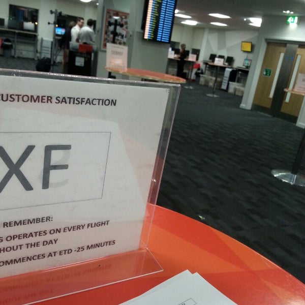 easyJet LGW Crew Room South Terminal - Gatwick, Surrey