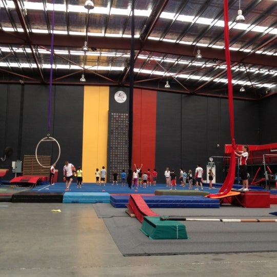 Super Performance Centre - 9/2 Middleton St.