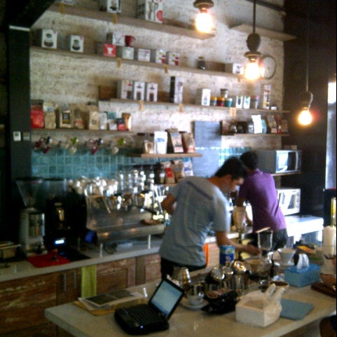 Noah's Barn Coffeenery - Coffee Shop